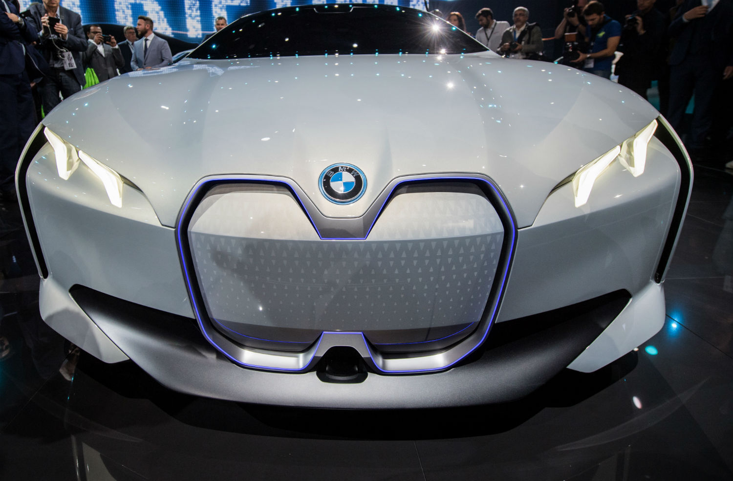 บริษัทจากจีนเตรียมเปิดโรงงานในเยอรมนี ป้อนแบตเตอรี่ให้กับ BMW | AUTODEFT ข่าวรถยนต์ รีวิวรถ รถ ...